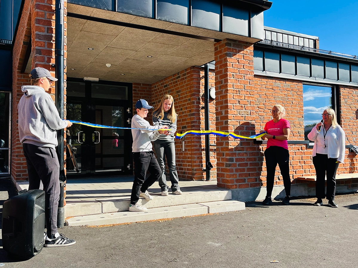 Skogsborgshallen är invigd - KFAB